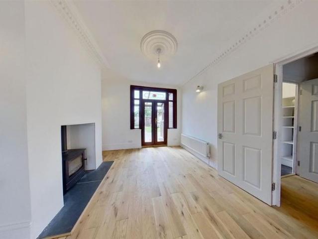 4 bedroom terraced house to rent