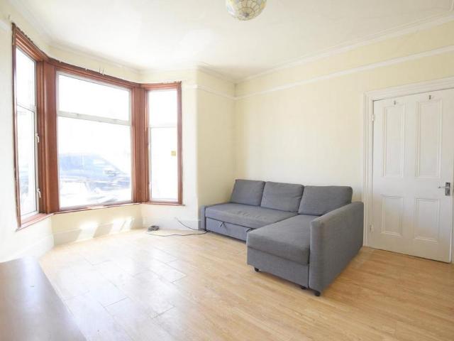 4 bedroom terraced house to rent