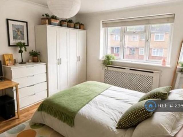 4 bedroom terraced house to rent