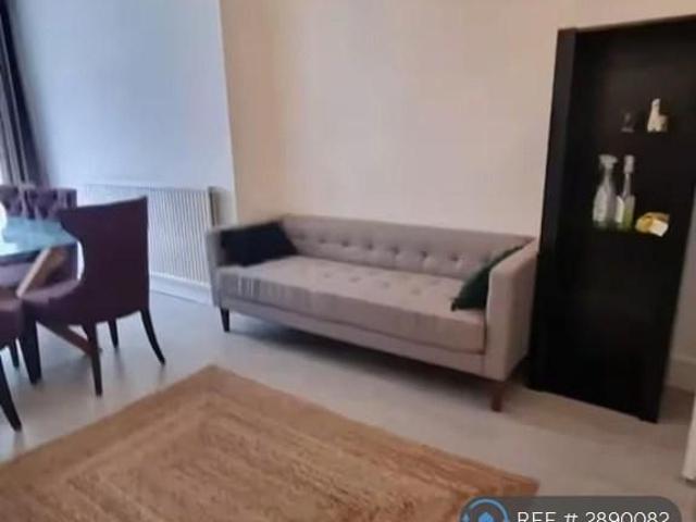 4 bedroom terraced house to rent
