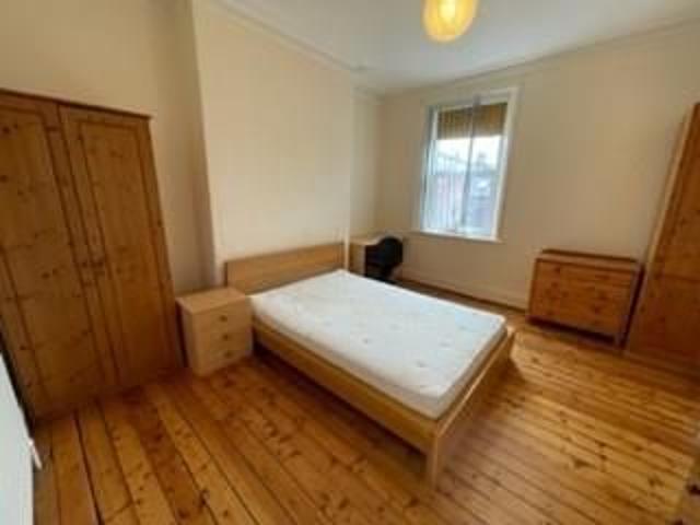 4 bedroom terraced house to rent