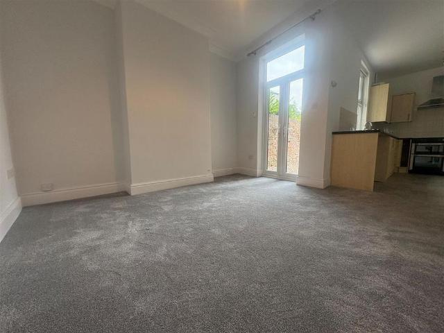 4 bedroom terraced house to rent