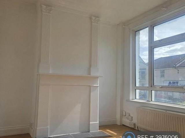 4 bedroom terraced house to rent