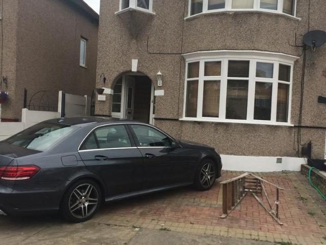 4 bedroom terraced house to rent
