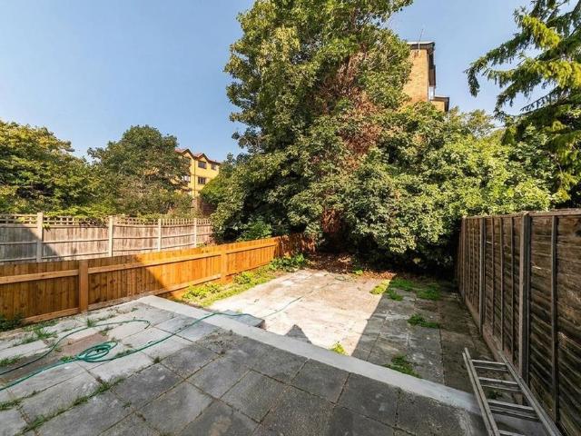 4 bedroom terraced house to rent
