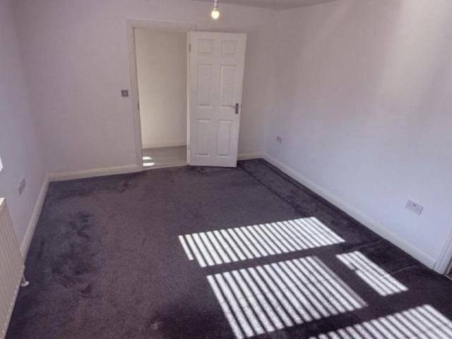 4 bedroom terraced house to rent