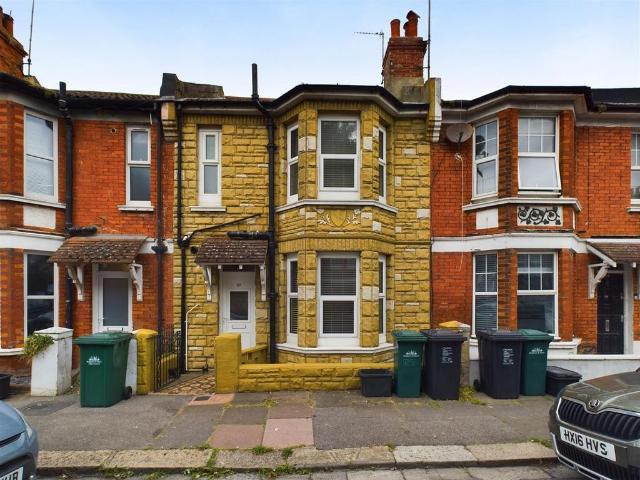 4 bedroom terraced house to rent