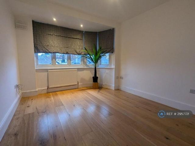 4 bedroom terraced house to rent