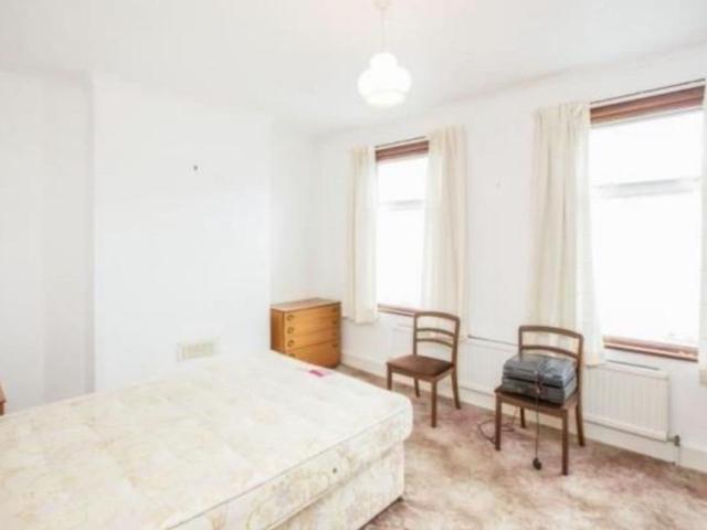 4 bedroom terraced house to rent