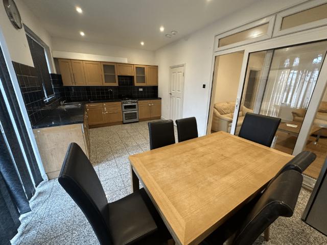 4 bedroom terraced house to rent