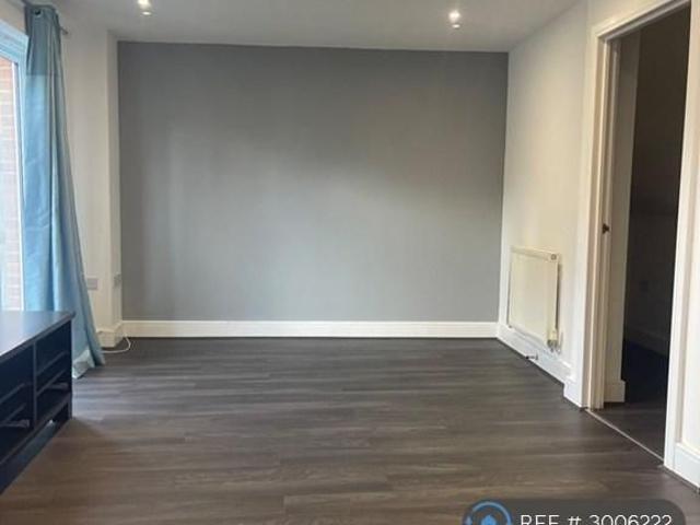 4 bedroom terraced house to rent