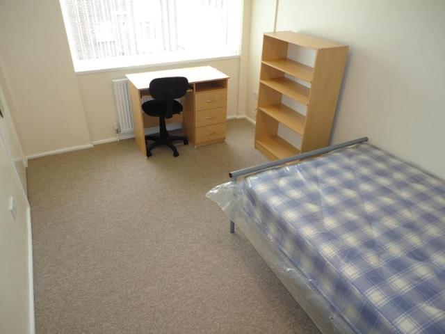 4 bedroom terraced house to rent