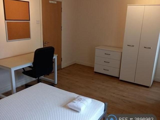 4 bedroom terraced house to rent