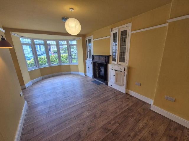 4 bedroom terraced house to rent