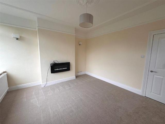 4 bedroom terraced house to rent