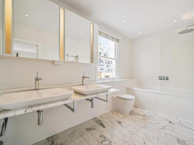 4 bedroom terraced house to rent