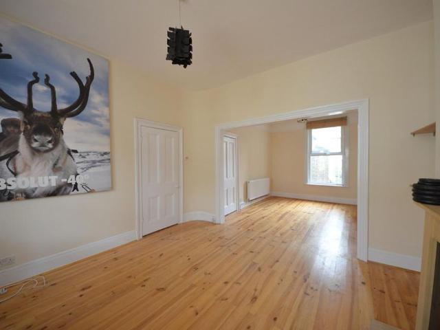 4 bedroom terraced house to rent