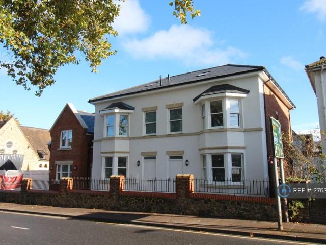 4 bedroom terraced house to rent