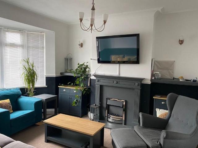 4 bedroom terraced house to rent