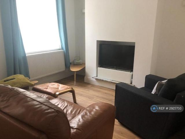 4 bedroom terraced house to rent