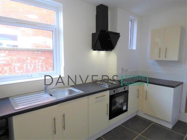 4 bedroom terraced house to rent