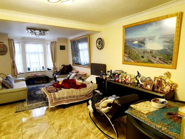 4 bedroom terraced house to rent