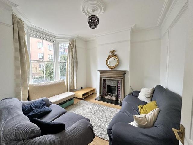 4 bedroom terraced house to rent