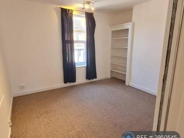 4 bedroom terraced house to rent