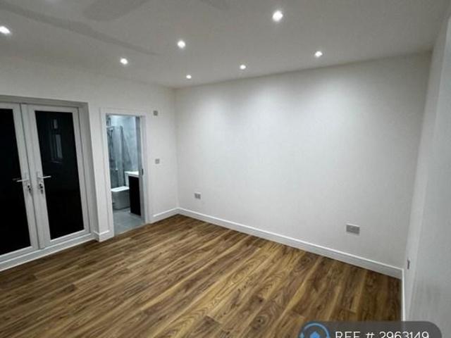 4 bedroom terraced house to rent