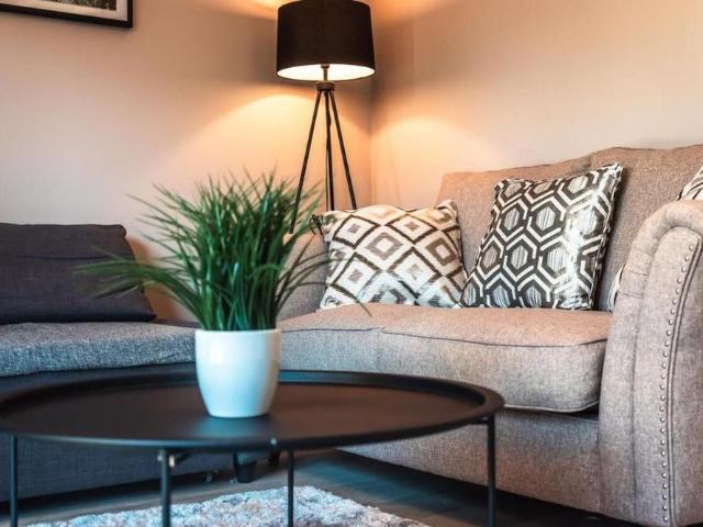 4 bedroom terraced house to rent