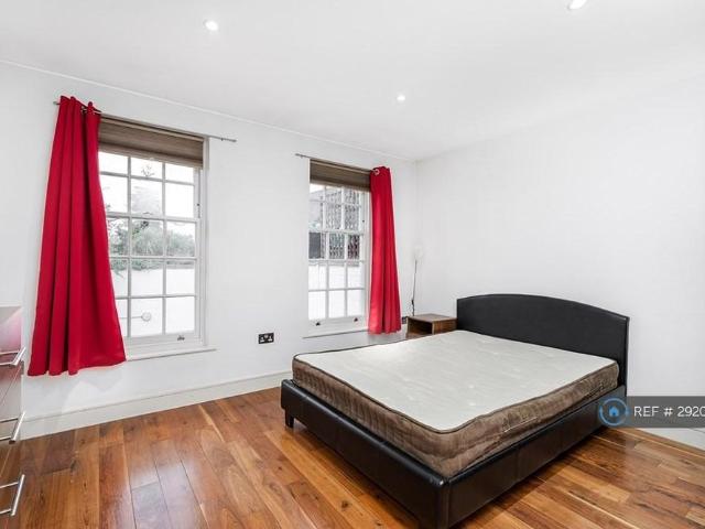 4 bedroom terraced house to rent