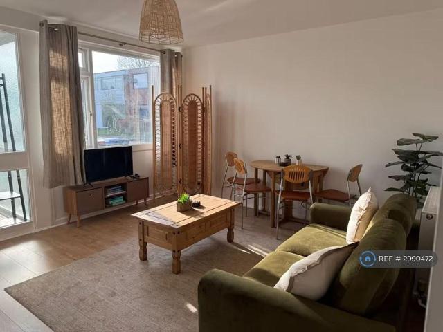 4 bedroom terraced house to rent