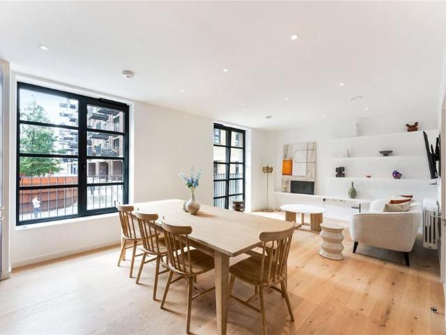 4 bedroom terraced house to rent