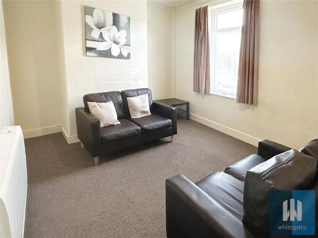 4 bedroom terraced house to rent