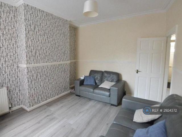 4 bedroom terraced house to rent