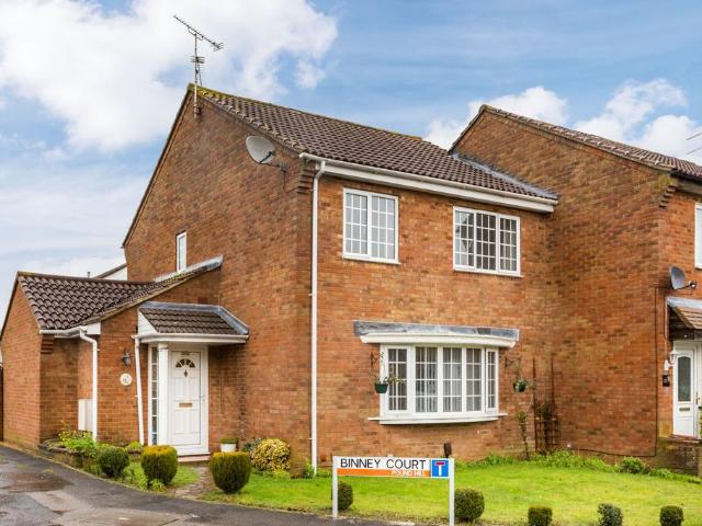 4 bedroom terraced house to rent