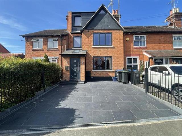 4 bedroom terraced house to rent