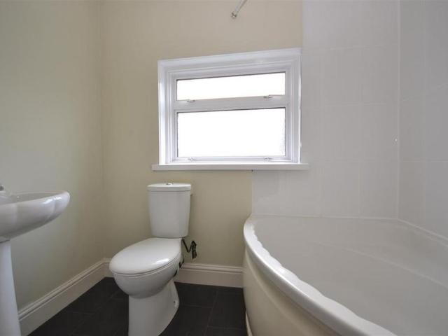 4 bedroom terraced house to rent