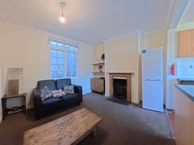 4 bedroom terraced house to rent