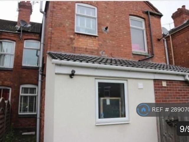 4 bedroom terraced house to rent