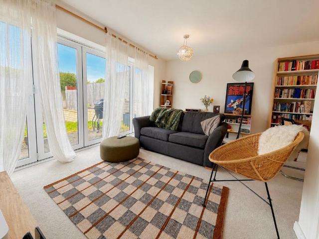 4 bedroom terraced house to rent