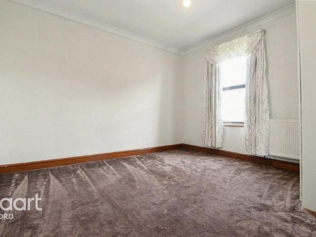 4 bedroom terraced house to rent