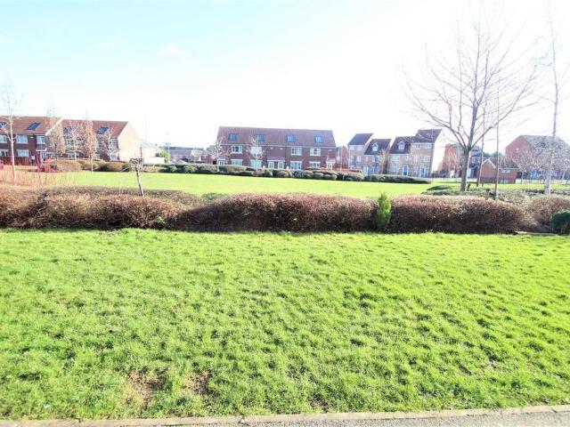 4 bedroom terraced house to rent