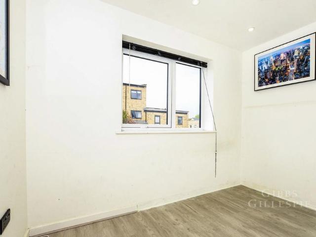 4 bedroom terraced house to rent