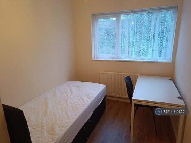 4 bedroom terraced house to rent
