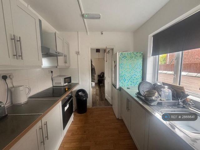 4 bedroom terraced house to rent