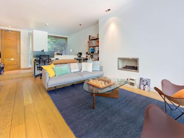 4 bedroom terraced house to rent