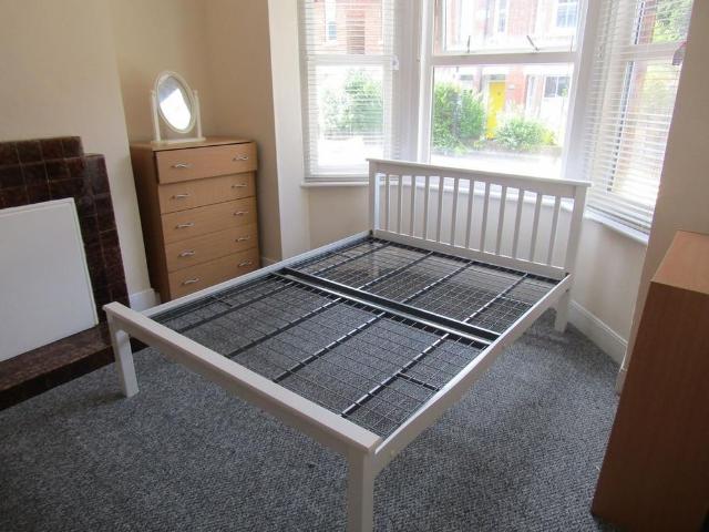 4 bedroom terraced house to rent