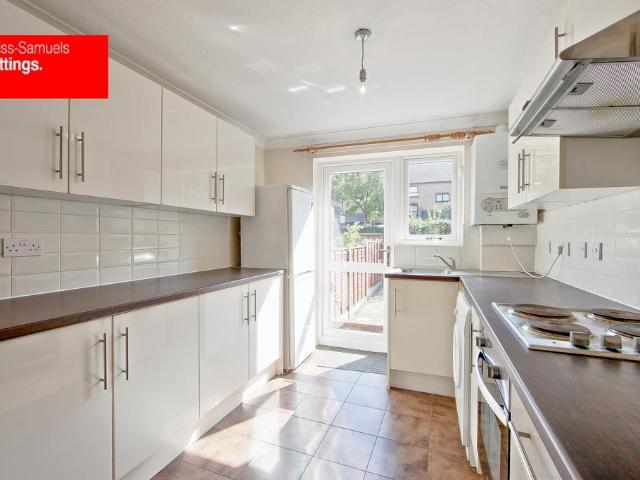 4 bedroom terraced house to rent