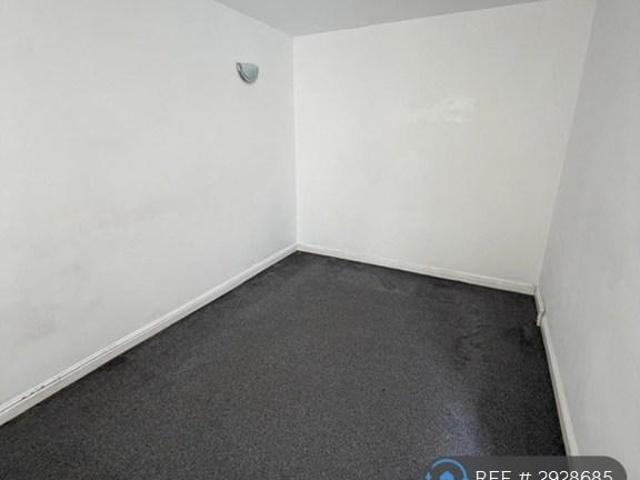 4 bedroom terraced house to rent